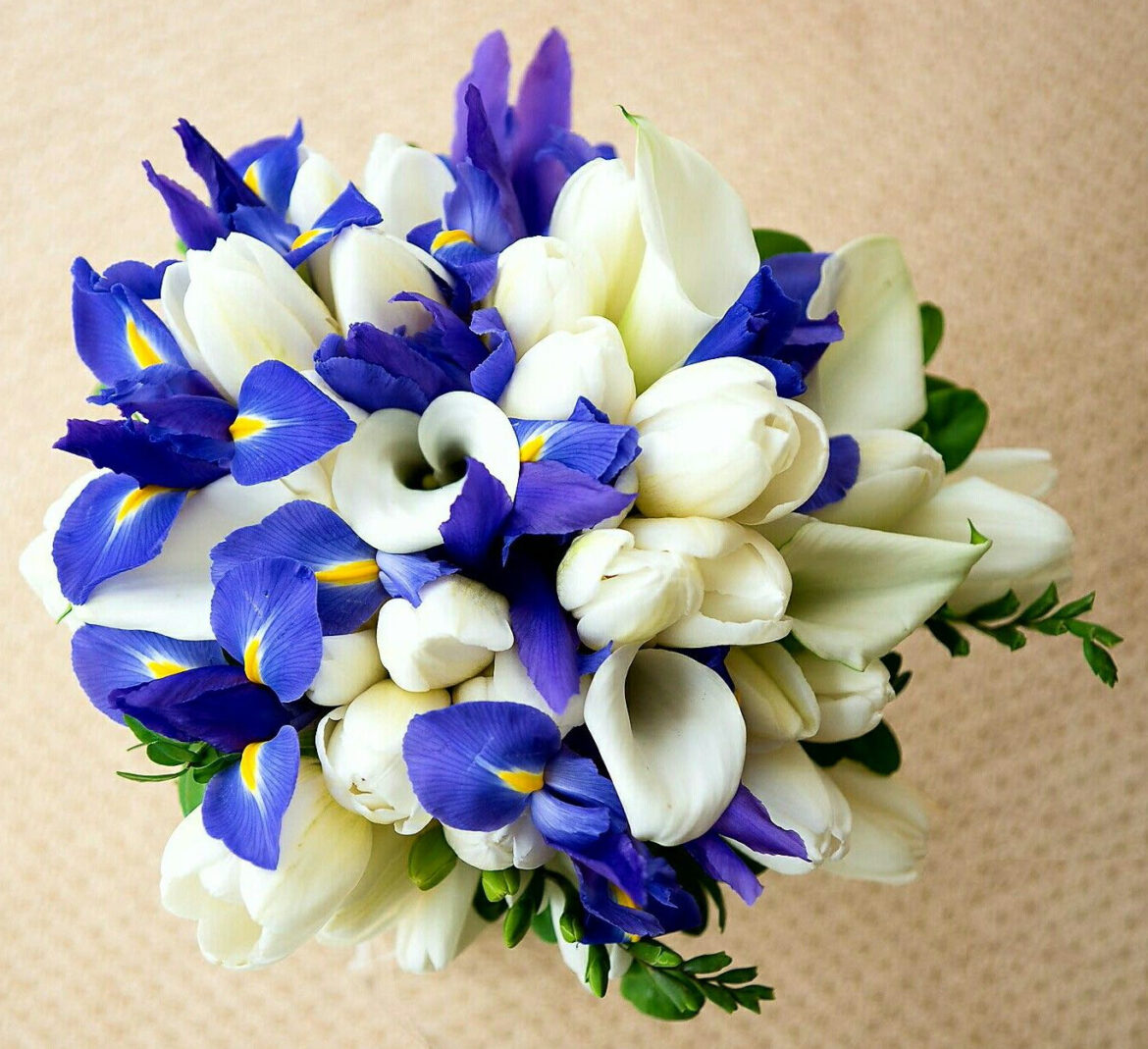 Ideas to Choose Iris Wedding Bouquet for Your Wedding